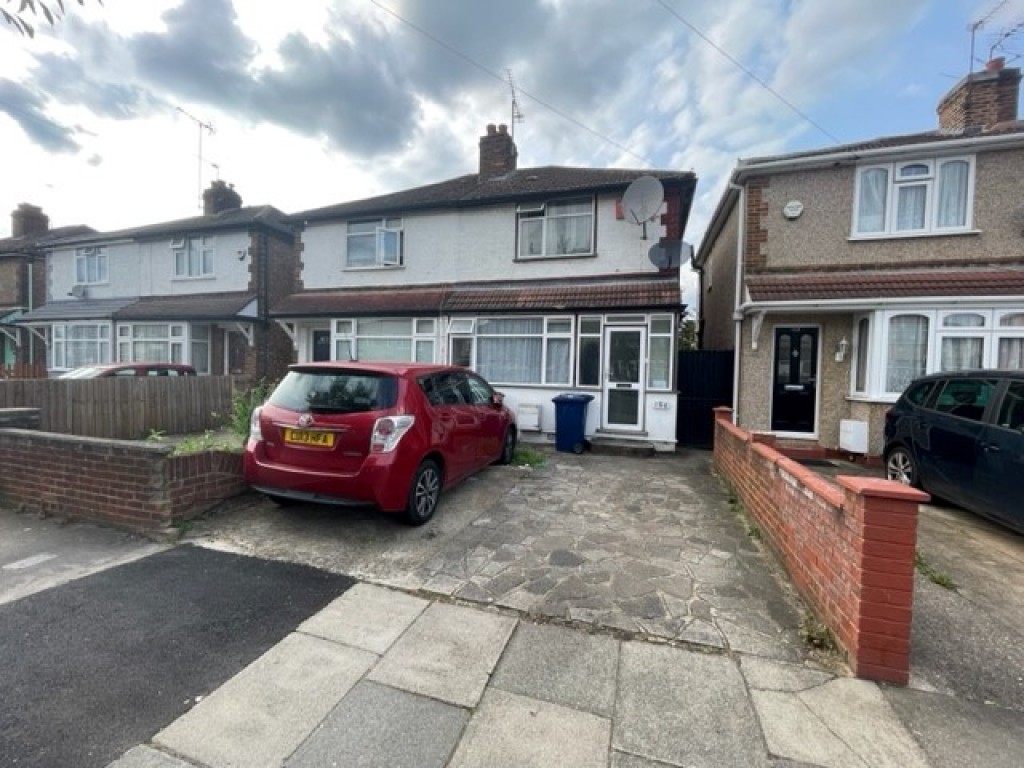 Wood End Gardens Northolt 3 Bedroom Semi Detached